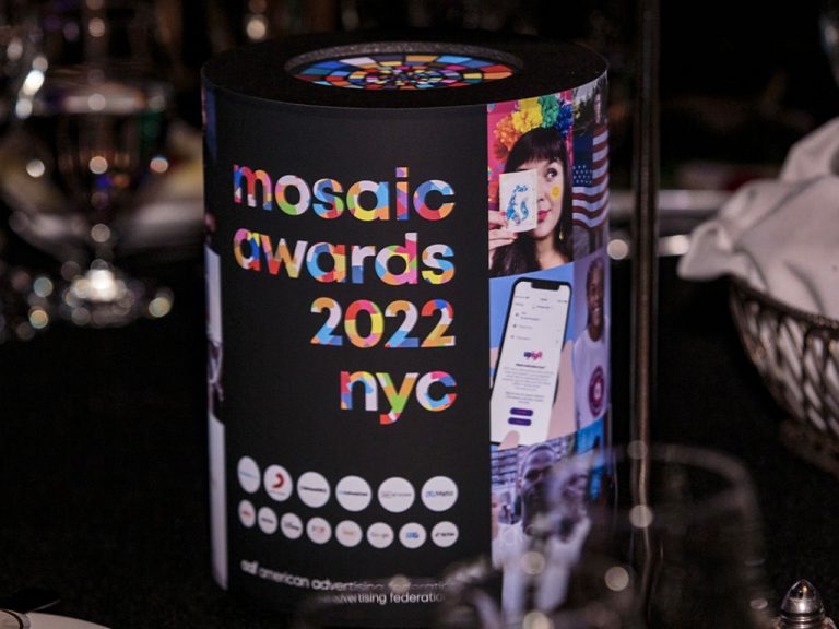 Lightup branded table centerpieces gallery - Illuminaria