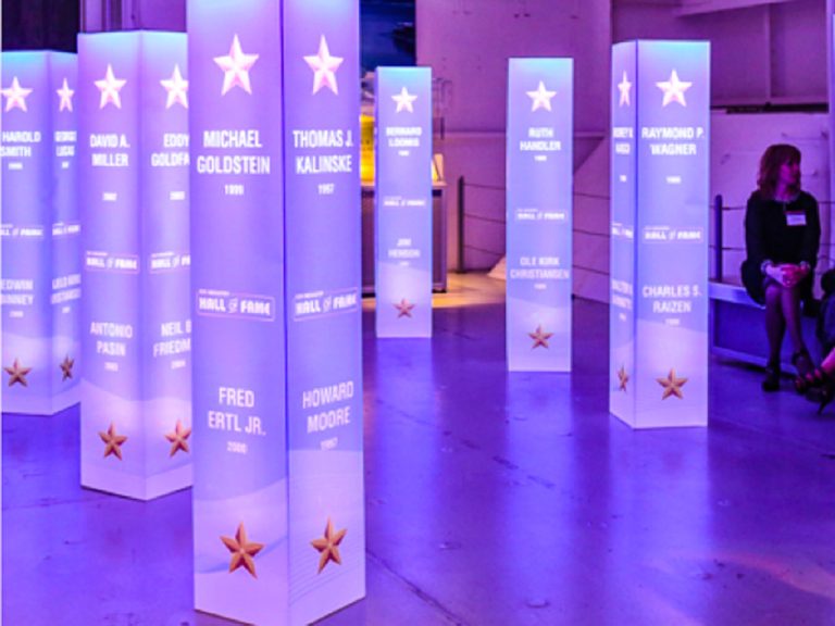 Lightup branded table centerpieces gallery - Illuminaria