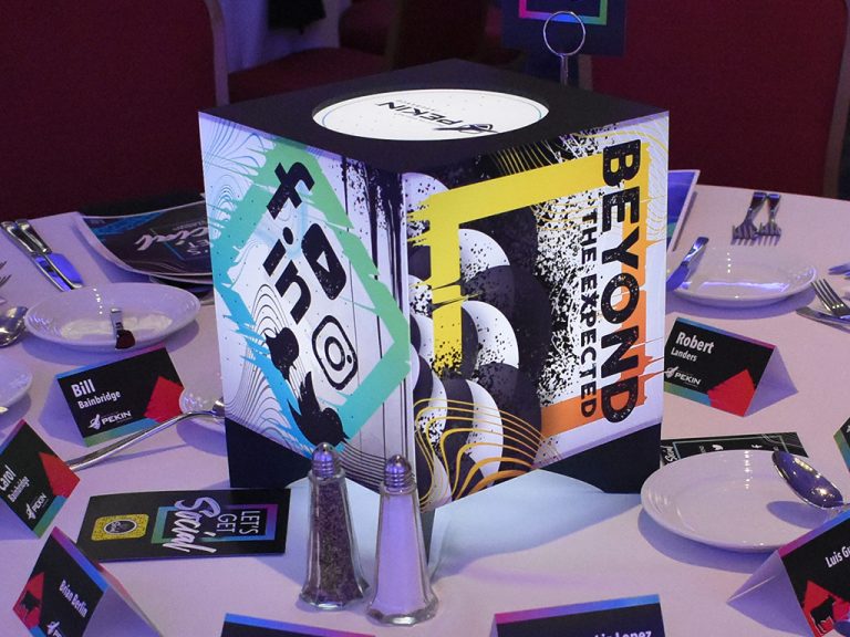 Lightup branded table centerpieces gallery - Illuminaria