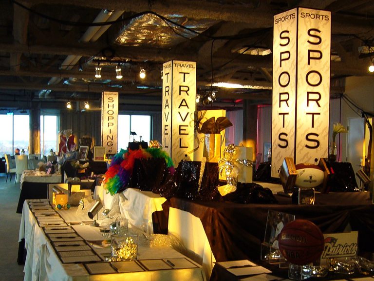 Lightup branded table centerpieces gallery - Illuminaria